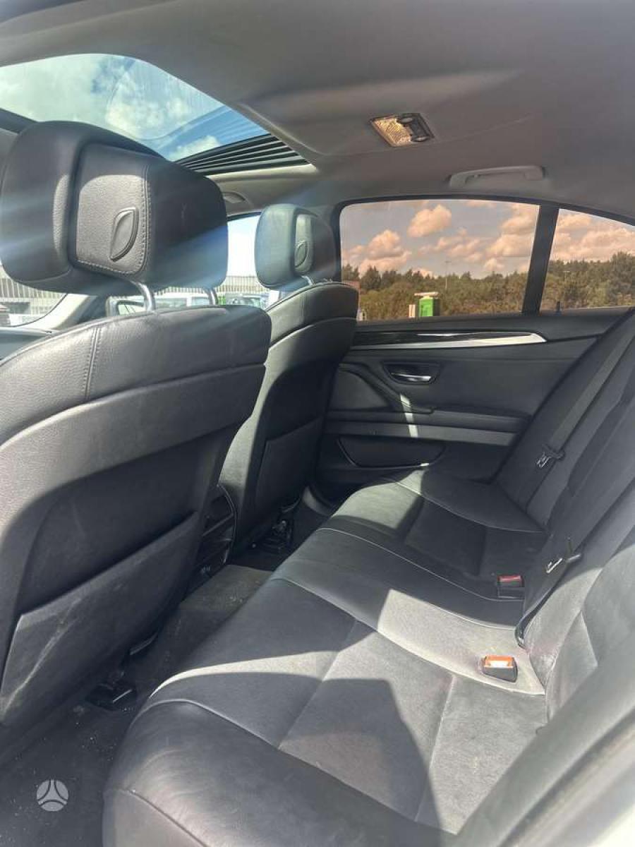 Grey BMW 528 2011 in Siauliai, with an engine capacity of 3.00 L and mileage of 270 thousand km for 6000 €, photo 14 on AUTOMOTO.COM.LV