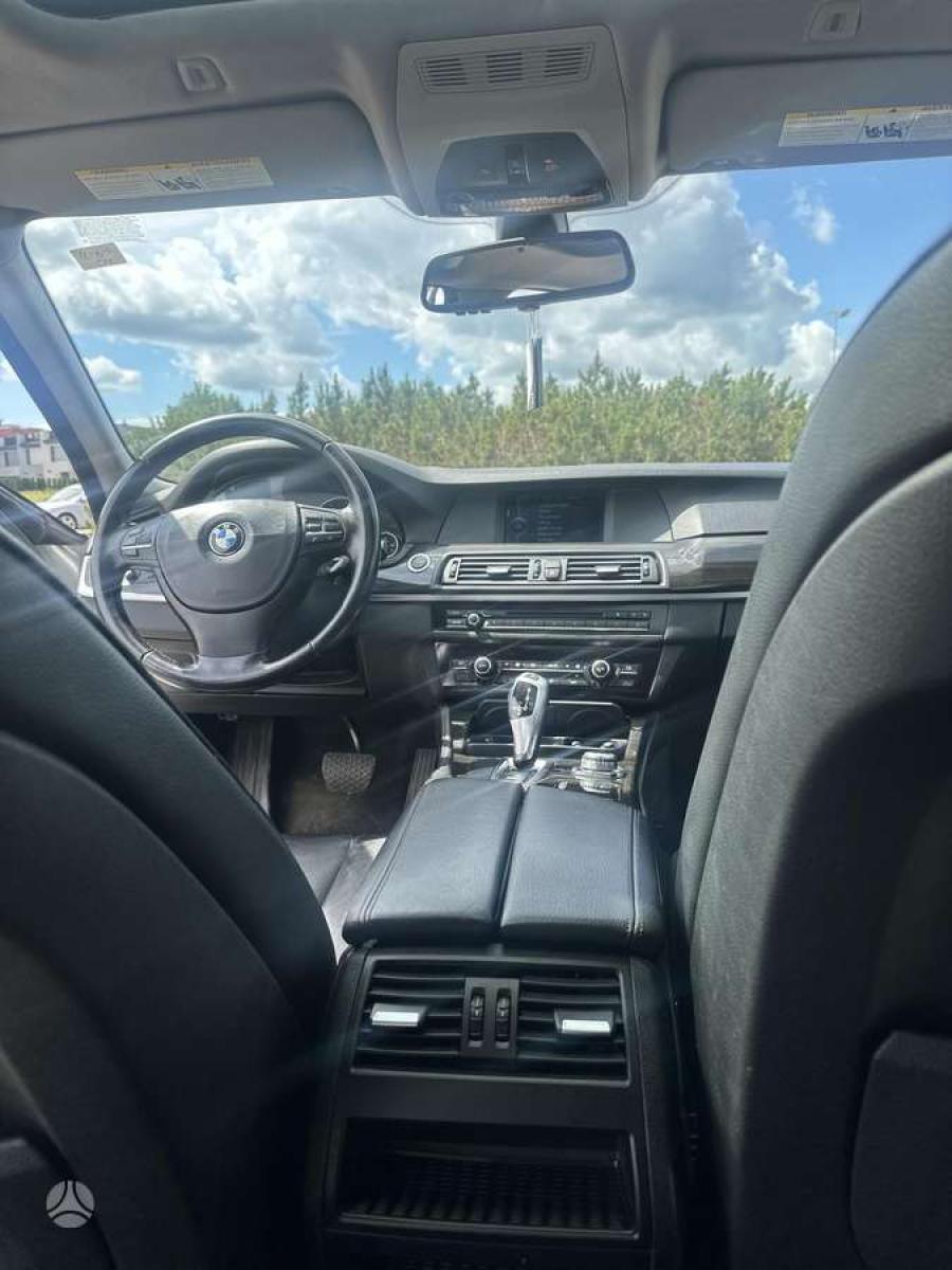 Grey BMW 528 2011 in Siauliai, with an engine capacity of 3.00 L and mileage of 270 thousand km for 6000 €, photo 15 on AUTOMOTO.COM.LV