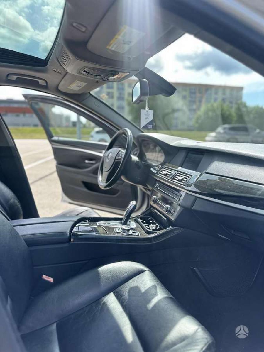 Grey BMW 528 2011 in Siauliai, with an engine capacity of 3.00 L and mileage of 270 thousand km for 6000 €, photo 16 on AUTOMOTO.COM.LV