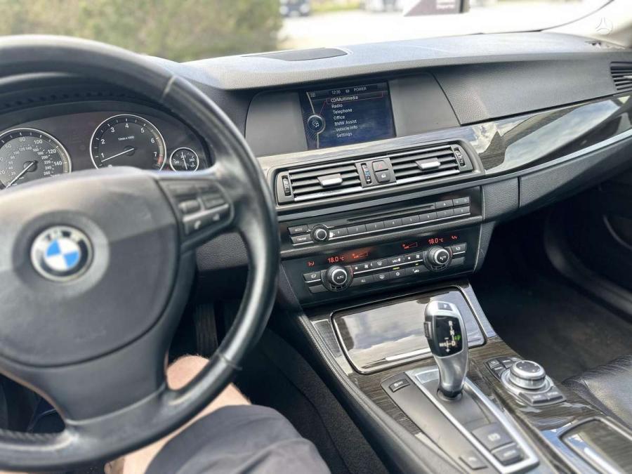 Grey BMW 528 2011 in Siauliai, with an engine capacity of 3.00 L and mileage of 270 thousand km for 6000 €, photo 17 on AUTOMOTO.COM.LV