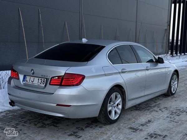 Pelēks BMW 528 2012 Viļņa, ar dzinēja tilpumu 2.00 L un nobraukumu 258 tūkst. km par 7650 €, foto 3 vietnē AUTOMOTO.COM.LV