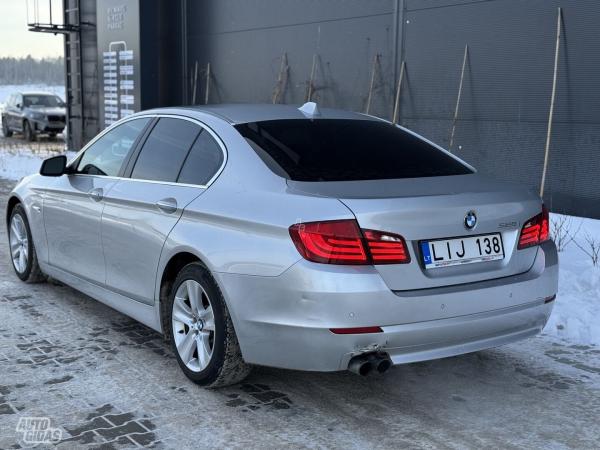 Pelēks BMW 528 2012 Viļņa, ar dzinēja tilpumu 2.00 L un nobraukumu 258 tūkst. km par 7650 €, foto 4 vietnē AUTOMOTO.COM.LV