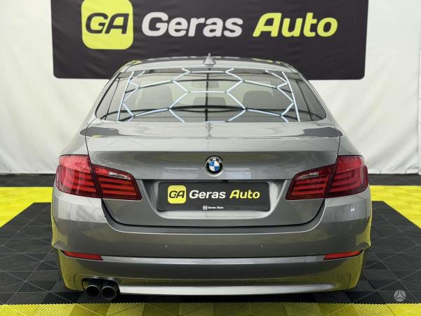 Grey BMW 528 2012 in Vilnius, with an engine capacity of 2.00 L and mileage of 234 thousand km for 8950 €, photo 5 on AUTOMOTO.COM.LV