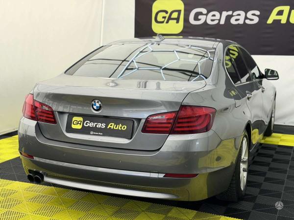 Grey BMW 528 2012 in Vilnius, with an engine capacity of 2.00 L and mileage of 234 thousand km for 8450 €, photo 5 on AUTOMOTO.COM.LV