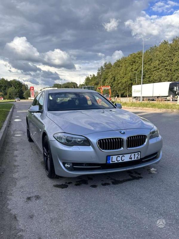 Grey BMW 528 2013 in Kaunas, with an engine capacity of 2.00 L and mileage of 179 thousand km for 9500 €, photo 2 on AUTOMOTO.COM.LV