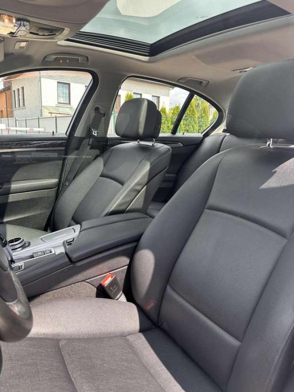 Grey BMW 528 2013 in Kaunas, with an engine capacity of 2.00 L and mileage of 179 thousand km for 9500 €, photo 9 on AUTOMOTO.COM.LV