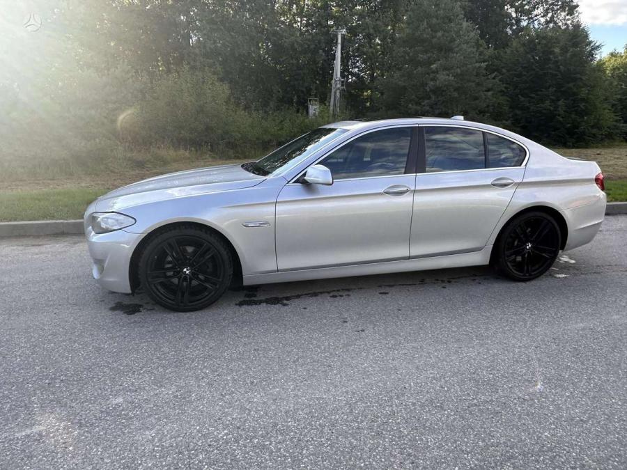 Pelēks BMW 528 2013 Kauņa, ar dzinēja tilpumu 2.00 L un nobraukumu 179 tūkst. km par 9500 €, foto 4 vietnē AUTOMOTO.COM.LV