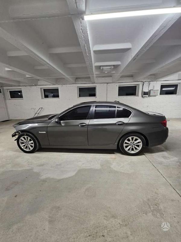 Pelēks BMW 528 2014 Panevēža, ar dzinēja tilpumu 2.00 L un nobraukumu 309 tūkst. km par 5200 €, foto 2 vietnē AUTOMOTO.COM.LV