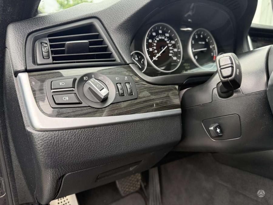 Pelēks BMW 528 2014 Viļņa, ar dzinēja tilpumu 2.00 L un nobraukumu 275 tūkst. km par 12250 €, foto 28 vietnē AUTOMOTO.COM.LV