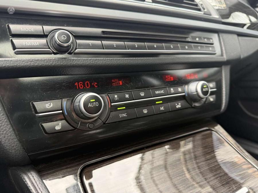 Pelēks BMW 528 2014 Viļņa, ar dzinēja tilpumu 2.00 L un nobraukumu 275 tūkst. km par 12250 €, foto 32 vietnē AUTOMOTO.COM.LV