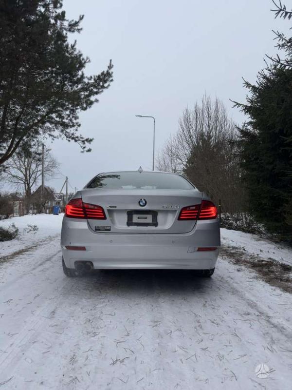 Grey BMW 528 2015 in Vilnius, with an engine capacity of 2.00 L and mileage of 287 thousand km for 6400 €, photo 3 on AUTOMOTO.COM.LV