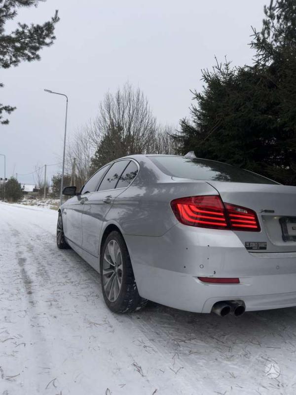 Grey BMW 528 2015 in Vilnius, with an engine capacity of 2.00 L and mileage of 287 thousand km for 6400 €, photo 5 on AUTOMOTO.COM.LV