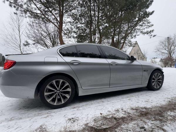 Grey BMW 528 2015 in Vilnius, with an engine capacity of 2.00 L and mileage of 287 thousand km for 6400 €, photo 7 on AUTOMOTO.COM.LV