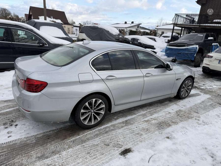 Pelēks BMW 528 2015 Viļņa, ar dzinēja tilpumu 2.00 L un nobraukumu 287 tūkst. km par 3999 €, foto 5 vietnē AUTOMOTO.COM.LV