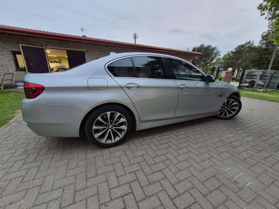 Grey BMW 528 2015 in Klaipeda, with an engine capacity of 2.00 L and mileage of 285 thousand km for 5600 €, photo 5 on AUTOMOTO.COM.LV