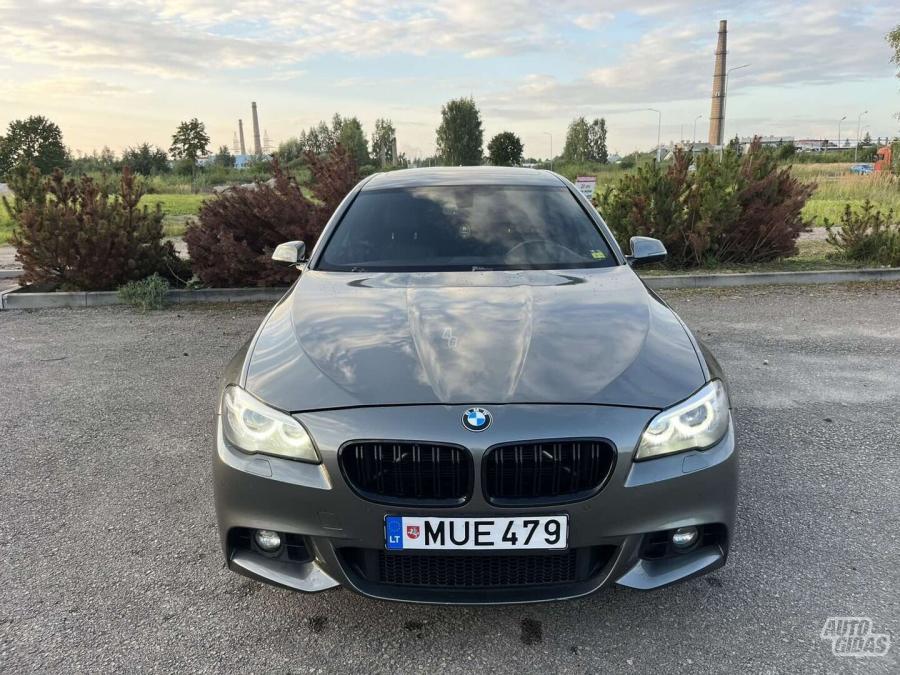 Pelēks BMW 528 2015 Alīta, ar dzinēja tilpumu 2.00 L un nobraukumu 222 tūkst. km par 10950 €, foto 4 vietnē AUTOMOTO.COM.LV