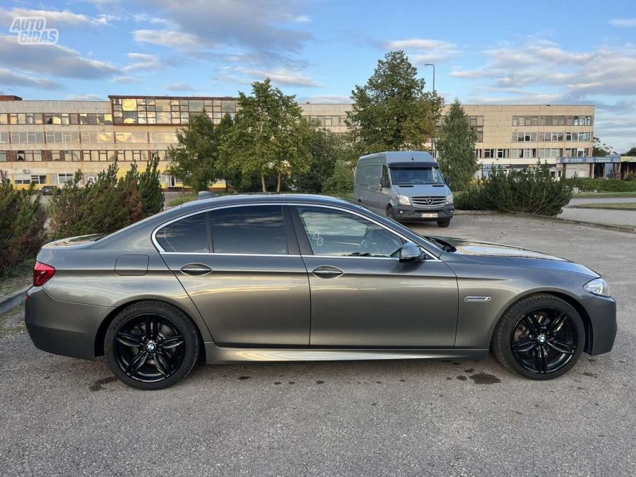 Pelēks BMW 528 2015 Alīta, ar dzinēja tilpumu 2.00 L un nobraukumu 222 tūkst. km par 10950 €, foto 10 vietnē AUTOMOTO.COM.LV