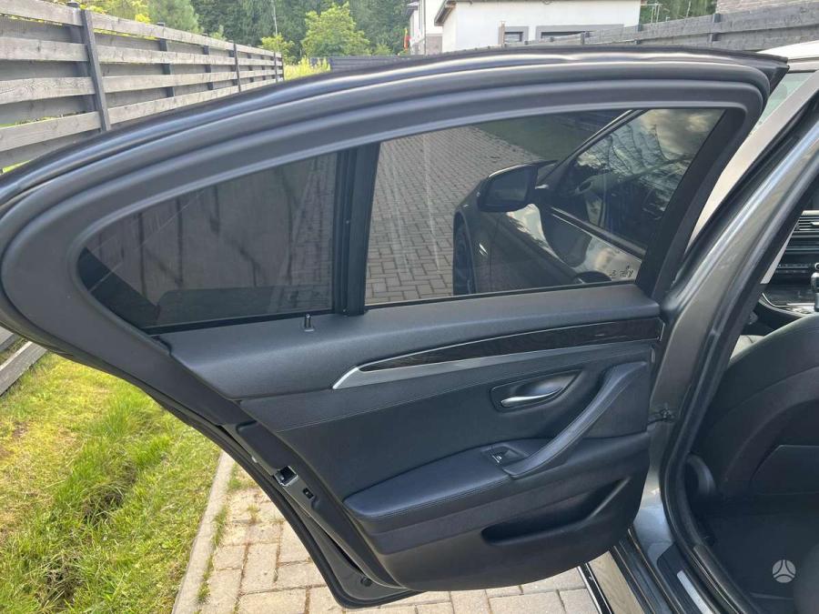 Pelēks BMW 528 2016 Viļņa, ar dzinēja tilpumu 2.00 L un nobraukumu 270 tūkst. km par 9950 €, foto 21 vietnē AUTOMOTO.COM.LV