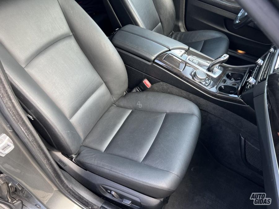 Pelēks BMW 528 2016 Viļņa, ar dzinēja tilpumu 2.00 L un nobraukumu 270 tūkst. km par 9900 €, foto 15 vietnē AUTOMOTO.COM.LV