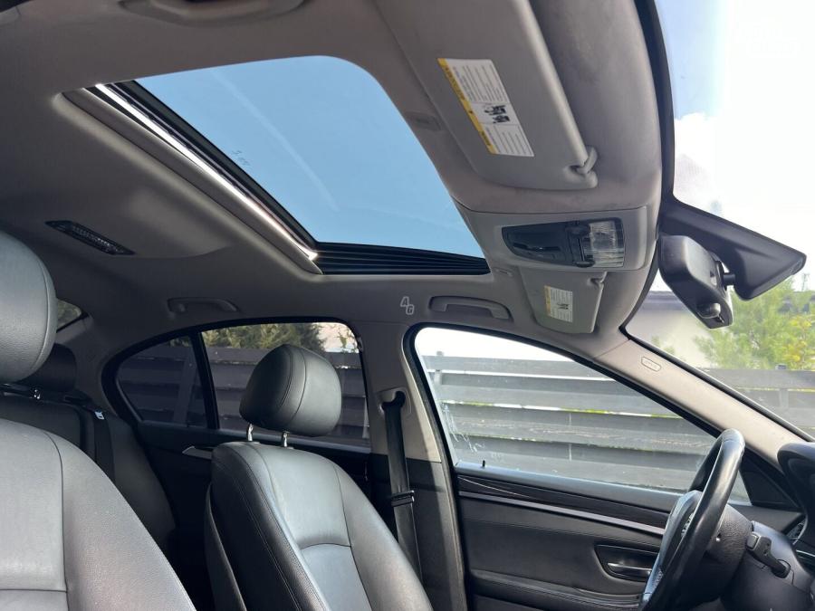 Pelēks BMW 528 2016 Viļņa, ar dzinēja tilpumu 2.00 L un nobraukumu 270 tūkst. km par 9900 €, foto 16 vietnē AUTOMOTO.COM.LV
