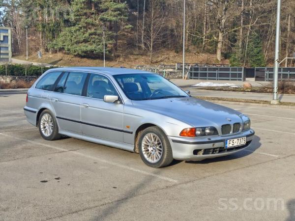 Grey BMW 528 1999 in Ogre, with an engine capacity of 2.80 L and mileage of 346 thousand km for 2300 €, photo 3 on AUTOMOTO.COM.LV