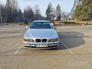 Pelēks BMW 528 1999 Ogre, ar dzinēja tilpumu 2.80 L un nobraukumu 346 tūkst. km par 2300 €, foto 5 vietnē AUTOMOTO.COM.LV