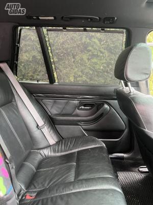 Grey BMW 528 2000 in Jonava, with an engine capacity of 2.80 L and mileage of 271 thousand km for 3500 €, photo 12 on AUTOMOTO.COM.LV