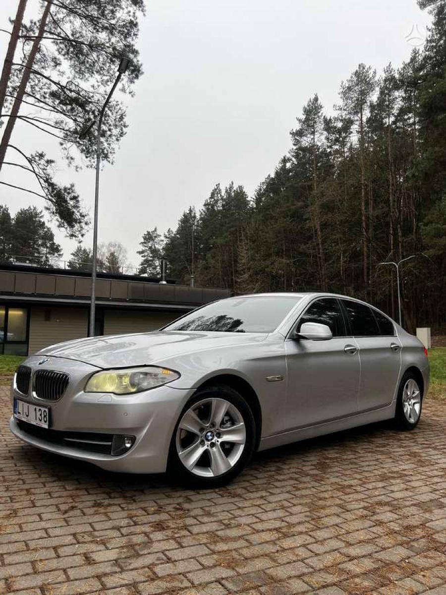 Grey BMW 528 2013 in Vilnius, with an engine capacity of 2.00 L and mileage of 257 thousand km for 7500 €, photo 8 on AUTOMOTO.COM.LV
