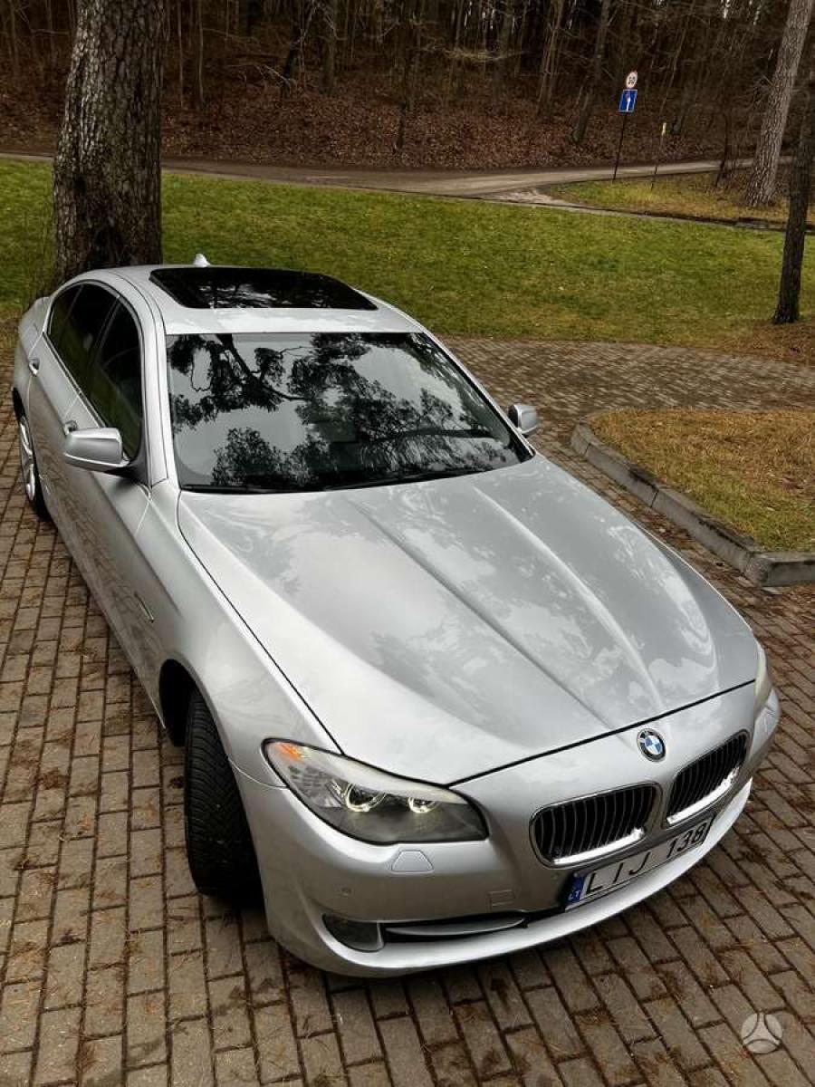 Grey BMW 528 2013 in Vilnius, with an engine capacity of 2.00 L and mileage of 257 thousand km for 7500 €, photo 23 on AUTOMOTO.COM.LV