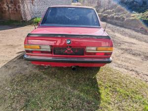 Sarkans BMW 528 1985 Rīga, ar dzinēja tilpumu 2.80 L un nobraukumu 366 tūkst. km par 6500 €, foto 3 vietnē AUTOMOTO.COM.LV