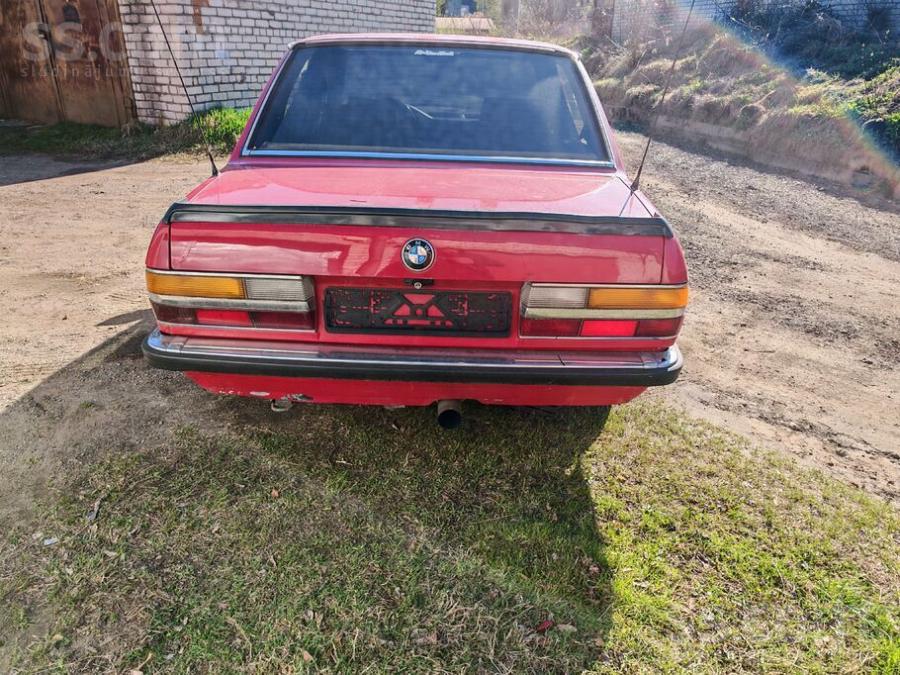 Sarkans BMW 528 1985 Rīga, ar dzinēja tilpumu 2.80 L un nobraukumu 366 tūkst. km par 6500 €, foto 3 vietnē AUTOMOTO.COM.LV