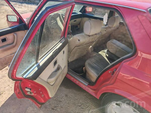 Sarkans BMW 528 1985 Rīga, ar dzinēja tilpumu 2.80 L un nobraukumu 366 tūkst. km par 6500 €, foto 6 vietnē AUTOMOTO.COM.LV