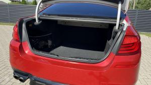 Red BMW 528 2011 in Kaunas, with an engine capacity of 3.00 L and mileage of 297 thousand km for 13000 €, photo 10 on AUTOMOTO.COM.LV