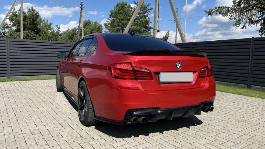 Red BMW 528 2011 in Kaunas, with an engine capacity of 3.00 L and mileage of 297 thousand km for 13000 €, photo 11 on AUTOMOTO.COM.LV
