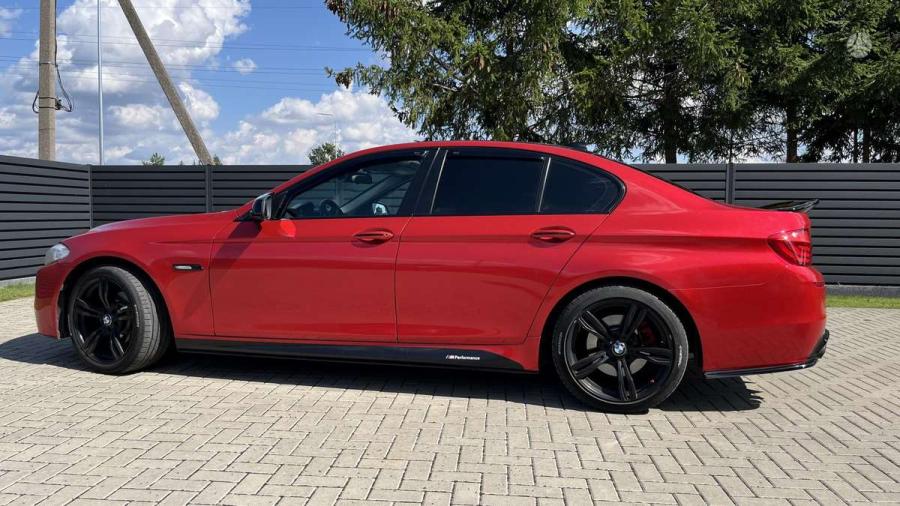 Red BMW 528 2011 in Kaunas, with an engine capacity of 3.00 L and mileage of 297 thousand km for 13000 €, photo 13 on AUTOMOTO.COM.LV