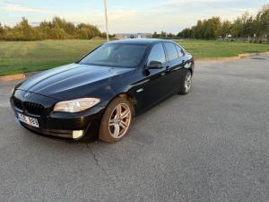 BMW 528 2011 in Siauliai, with an engine capacity of 3.00 L and mileage of 312 thousand km for 7000 €, photo 4 on AUTOMOTO.COM.LV