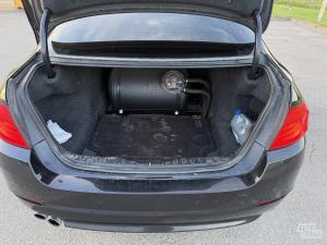 BMW 528 2011 in Siauliai, with an engine capacity of 3.00 L and mileage of 312 thousand km for 7000 €, photo 6 on AUTOMOTO.COM.LV