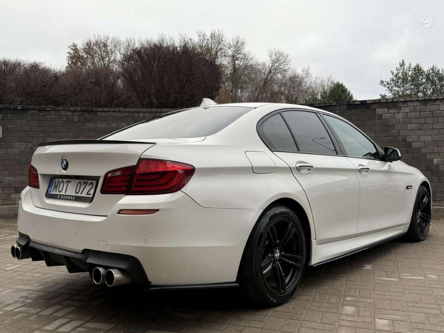 White BMW 528 2011 in Vilnius, with an engine capacity of 3.00 L and mileage of 291 thousand km for 8800 €, photo 3 on AUTOMOTO.COM.LV