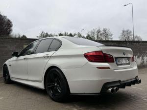 White BMW 528 2011 in Vilnius, with an engine capacity of 3.00 L and mileage of 291 thousand km for 8800 €, photo 4 on AUTOMOTO.COM.LV