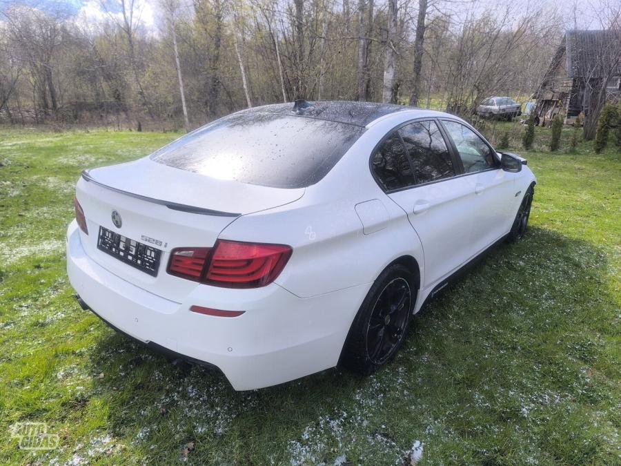 White BMW 528 2011 in Radviliskis, with an engine capacity of 3.00 L and mileage of 280 thousand km for 5500 €, photo 1 on AUTOMOTO.COM.LV