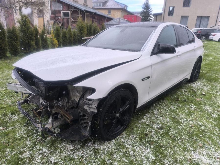 White BMW 528 2011 in Radviliskis, with an engine capacity of 3.00 L and mileage of 280 thousand km for 5500 €, photo 9 on AUTOMOTO.COM.LV