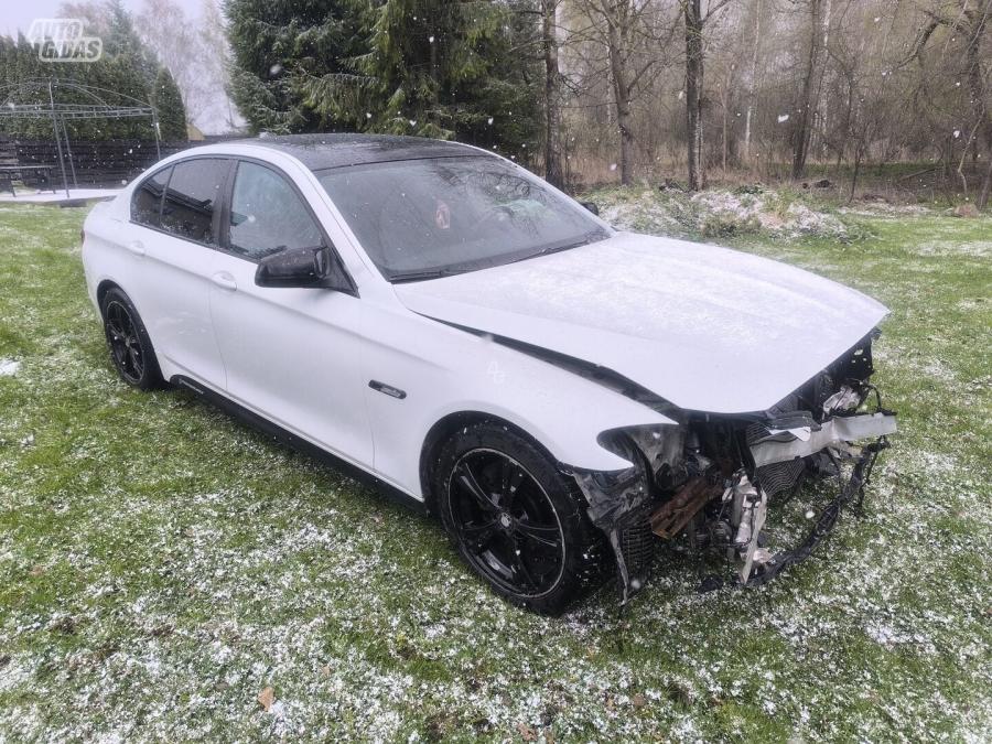 White BMW 528 2011 in Radviliskis, with an engine capacity of 3.00 L and mileage of 280 thousand km for 5500 €, photo 11 on AUTOMOTO.COM.LV