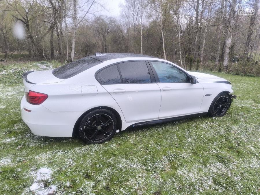 White BMW 528 2011 in Radviliskis, with an engine capacity of 3.00 L and mileage of 280 thousand km for 5500 €, photo 12 on AUTOMOTO.COM.LV