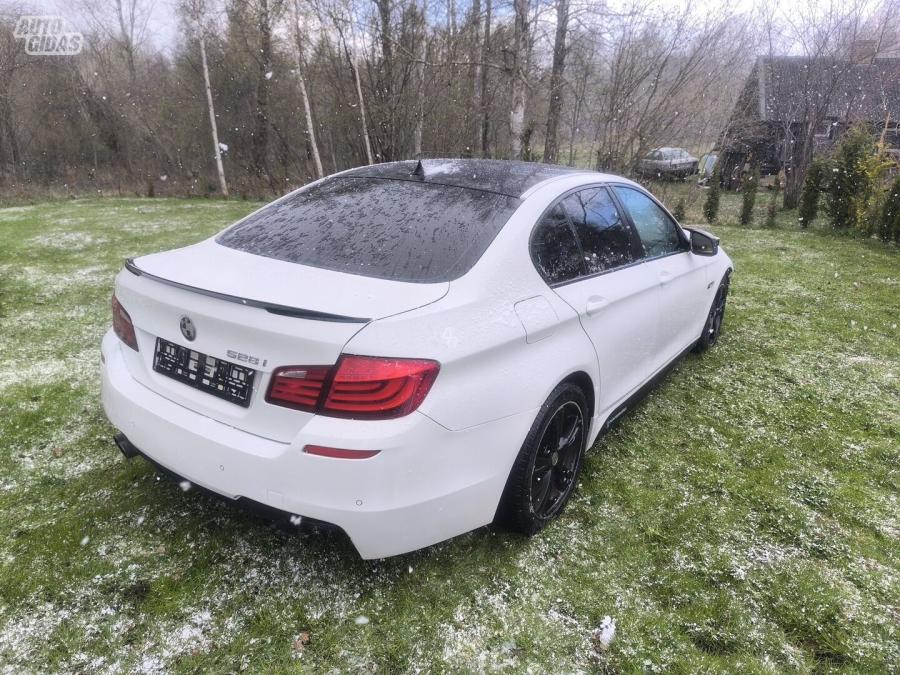 White BMW 528 2011 in Radviliskis, with an engine capacity of 3.00 L and mileage of 280 thousand km for 5500 €, photo 14 on AUTOMOTO.COM.LV
