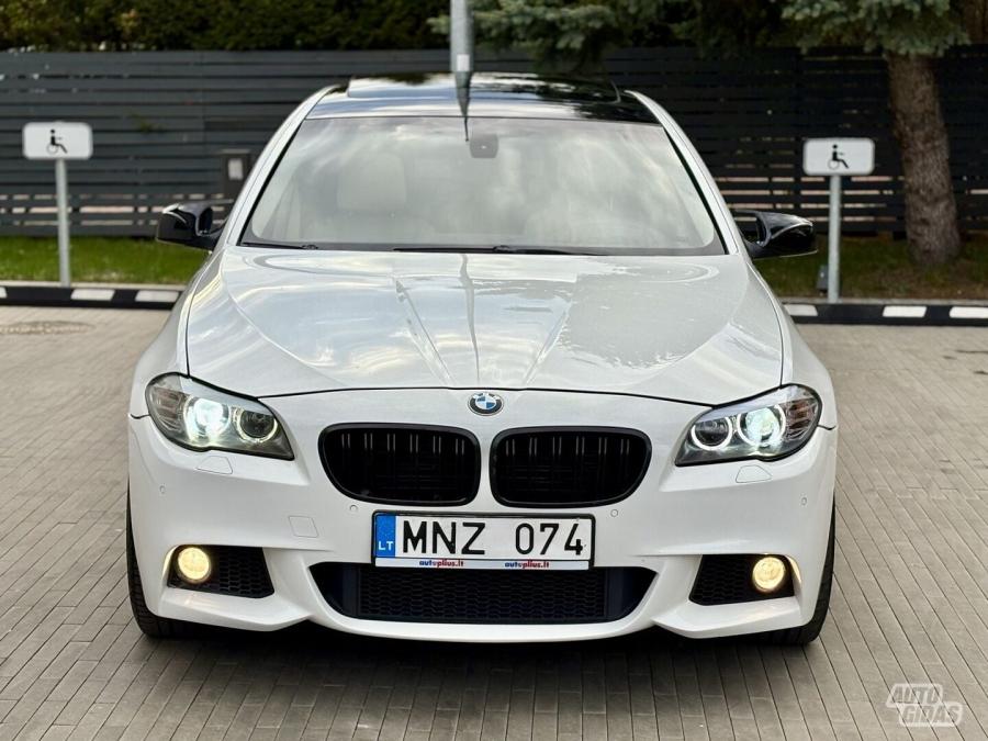 White BMW 528 2011 in Vilnius, with an engine capacity of 3.00 L and mileage of 280 thousand km for 8700 €, photo 4 on AUTOMOTO.COM.LV