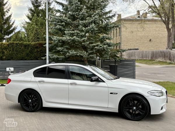 White BMW 528 2011 in Vilnius, with an engine capacity of 3.00 L and mileage of 280 thousand km for 8700 €, photo 5 on AUTOMOTO.COM.LV