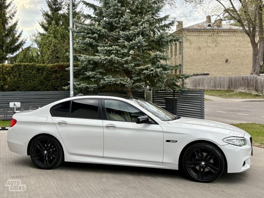 White BMW 528 2011 in Vilnius, with an engine capacity of 3.00 L and mileage of 280 thousand km for 8700 €, photo 6 on AUTOMOTO.COM.LV