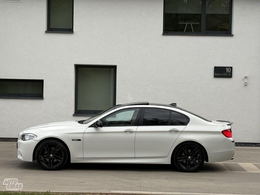 White BMW 528 2011 in Vilnius, with an engine capacity of 3.00 L and mileage of 280 thousand km for 8700 €, photo 7 on AUTOMOTO.COM.LV