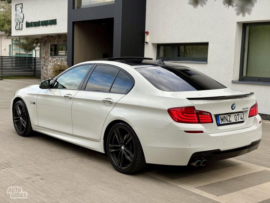 White BMW 528 2011 in Vilnius, with an engine capacity of 3.00 L and mileage of 280 thousand km for 8700 €, photo 10 on AUTOMOTO.COM.LV