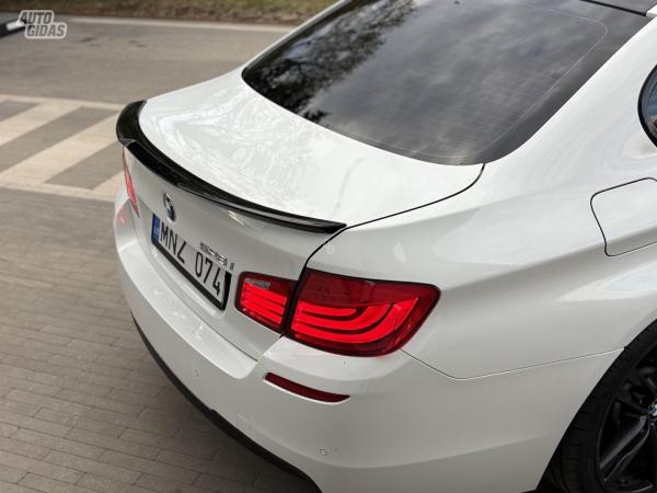 White BMW 528 2011 in Vilnius, with an engine capacity of 3.00 L and mileage of 280 thousand km for 8700 €, photo 10 on AUTOMOTO.COM.LV